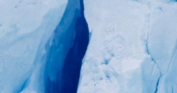 Allison Chartrand and Ian Howat find Antarctic ice shelves thinner than ... Allison Chartrand and Ian Howat find Antarctic ice shelves thinner than ...